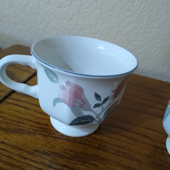 Mikasa | Kitchen | Mikasa Silk Flowers Footed Tea Cups | Poshmark